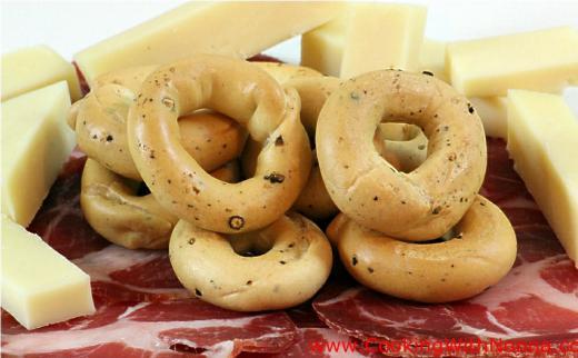 Black Pepper Taralli